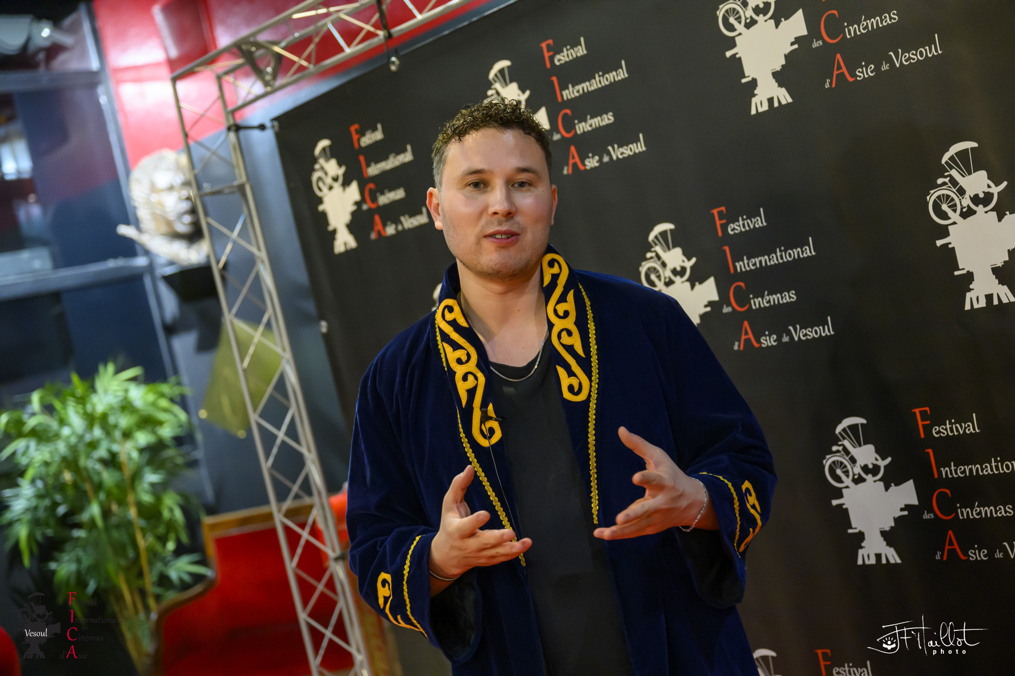 André Raphaël Ivanov - Quelle visibilité pour le cinéma kazakh en Europe ? - euradio — Animons l ...